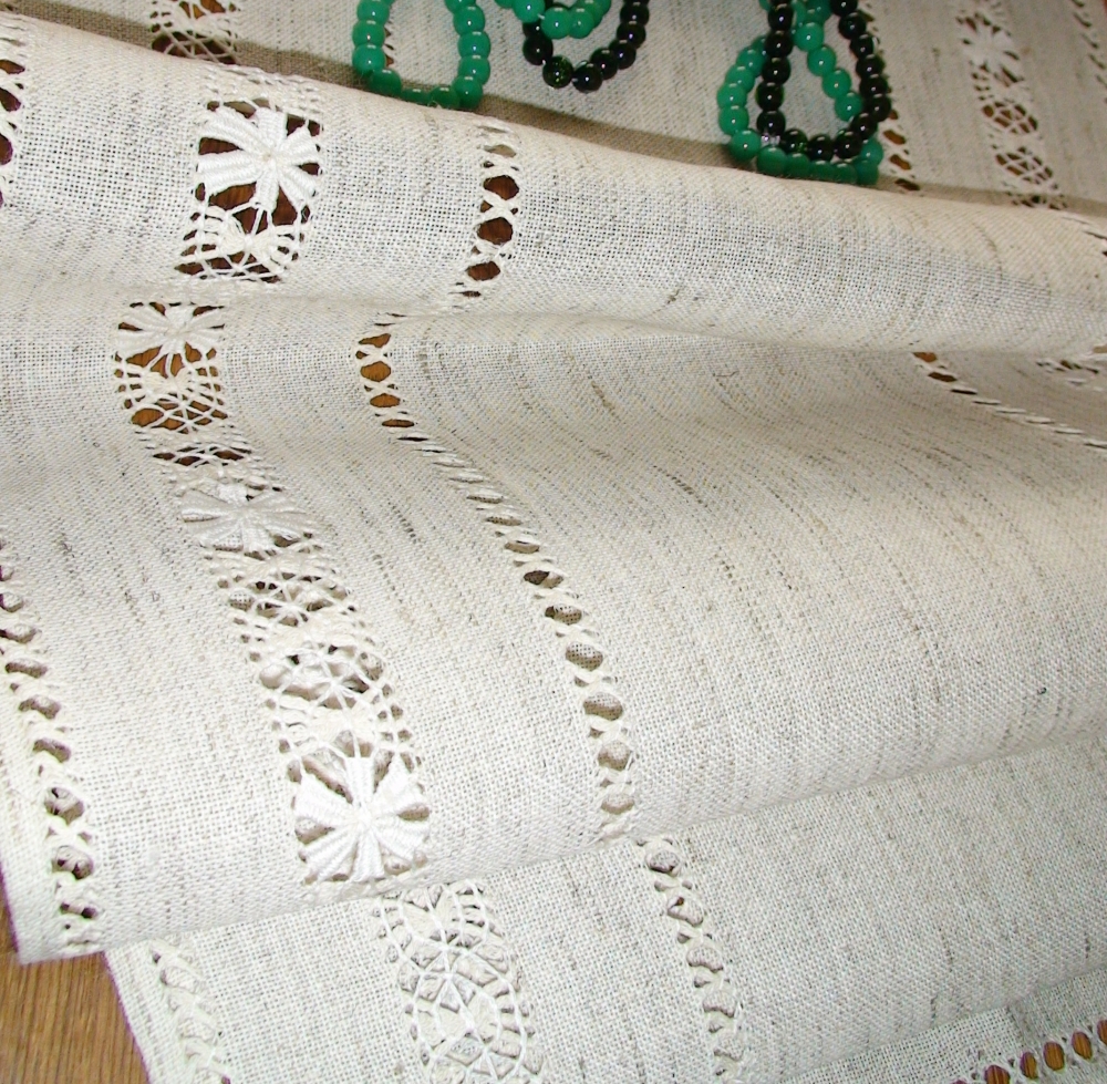 Tislaifer brodat - Artizanat cadouri speciale